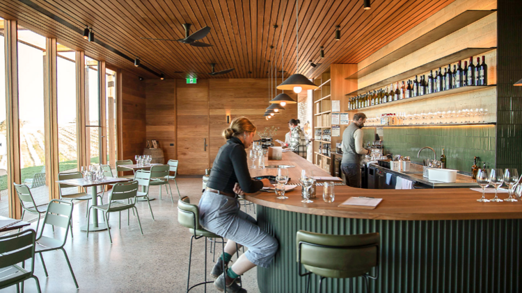 Delatite Winery: Mansfields Bespoke Winery and Heli Transfer