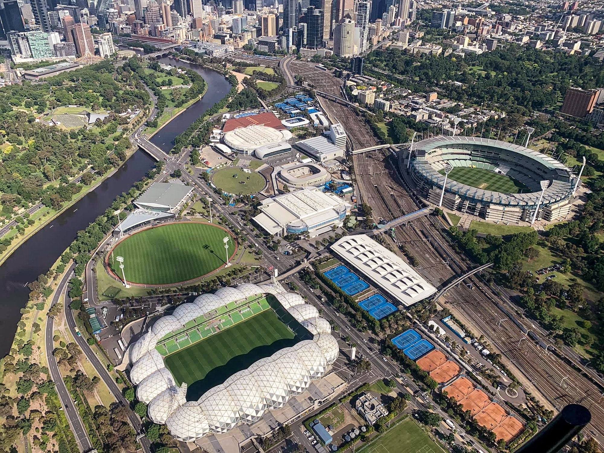 25 Minute Helicopter Rides over Melbourne CBD - Leisure Tour