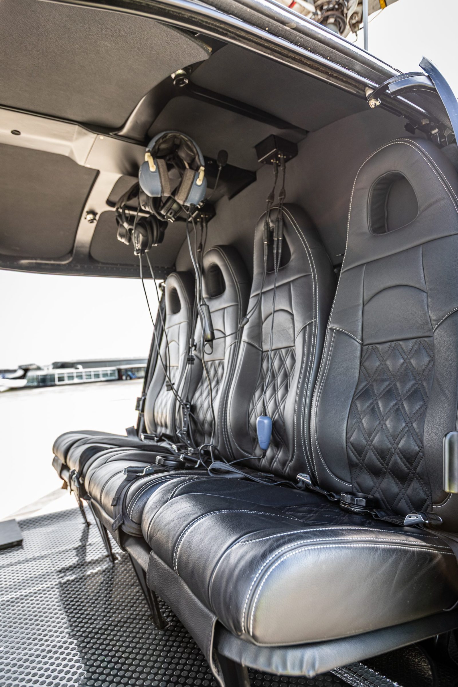 LUXURY IN THE SKIES – THE BLACK AS350 SQUIRREL